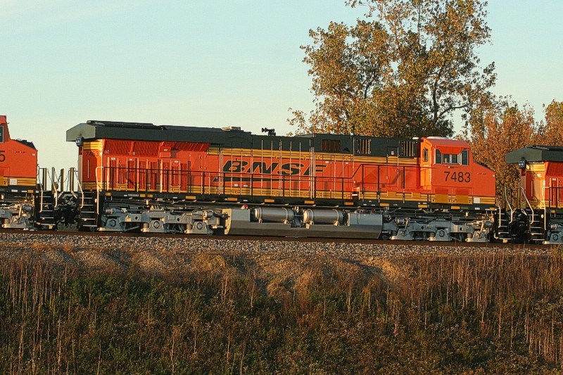 BNSF 7483